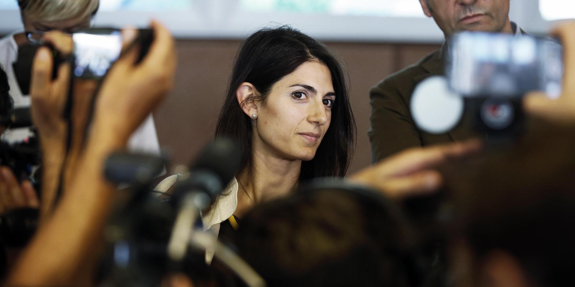 Financial Times: sui rifiuti a Roma Virginia Raggi sta faticando a ...