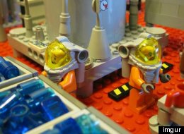 'Breaking Bad' Meth Lab In Legos (PHOTOS)