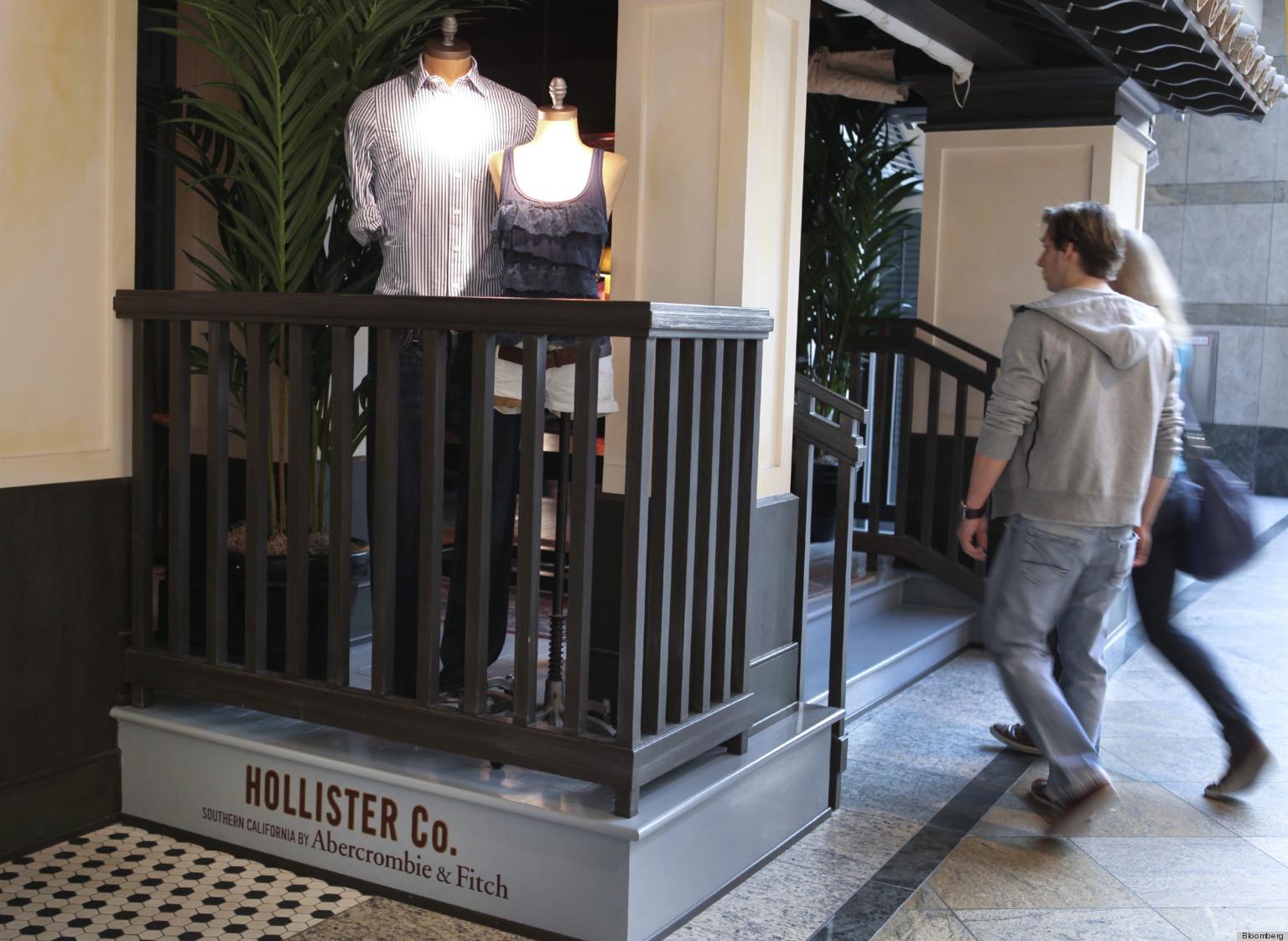 Hollister Store Models