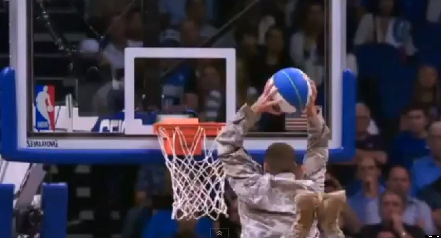 Military Trampoline Dunk Fail: Soldier Rips Net, Causes Delay In Magic ...