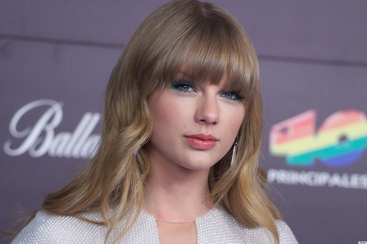 Taylor Swift's Cleavage Is Becoming A More Familiar Sight (PHOTOS)
